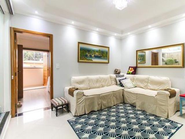 Casa para alugar com 370m², 5 quartos e 4 vagas