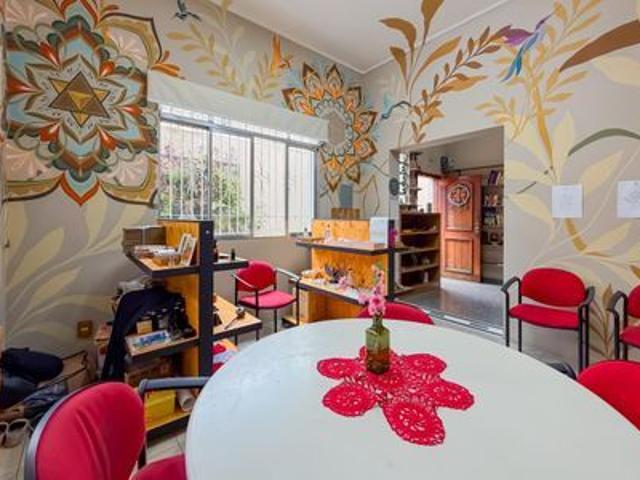 Casa para alugar com 372m², 6 quartos e 7 vagas