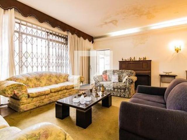 Casa para alugar com 379m², 5 quartos e 2 vagas