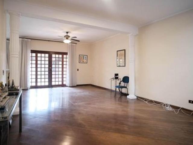 Casa para alugar com 380m², 4 quartos e 4 vagas