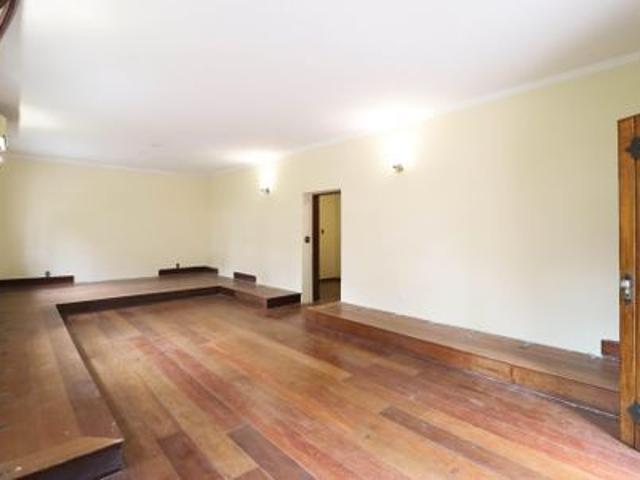 Casa para alugar com 3884m², 14 quartos e 16 vagas