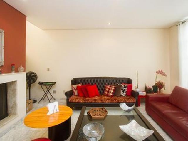Casa para alugar com 395m², 4 quartos e 4 vagas