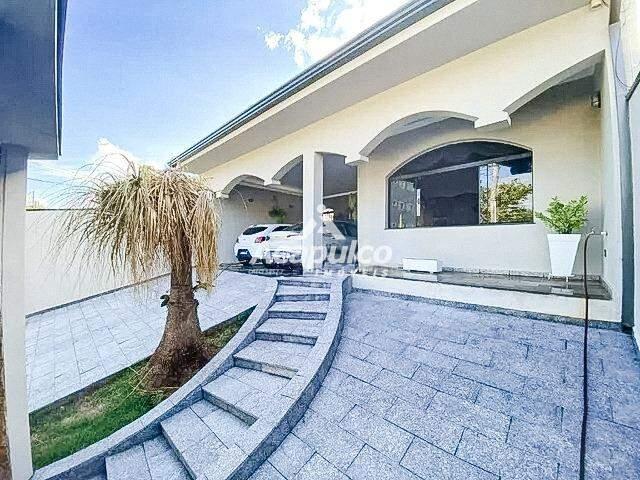 Casa para alugar com 3 quartos, 1 suíte e 4 vagas de garagem no Jardim Ipiranga em Americana/SP