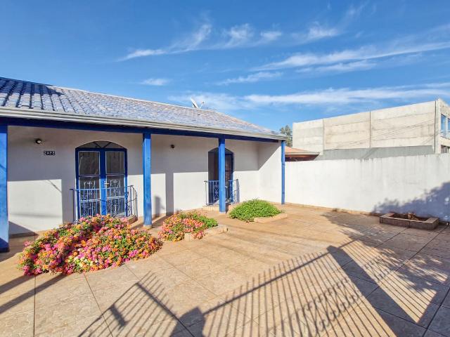 Casa para alugar com 3 quartos e 1 suíte na região central de Londrina