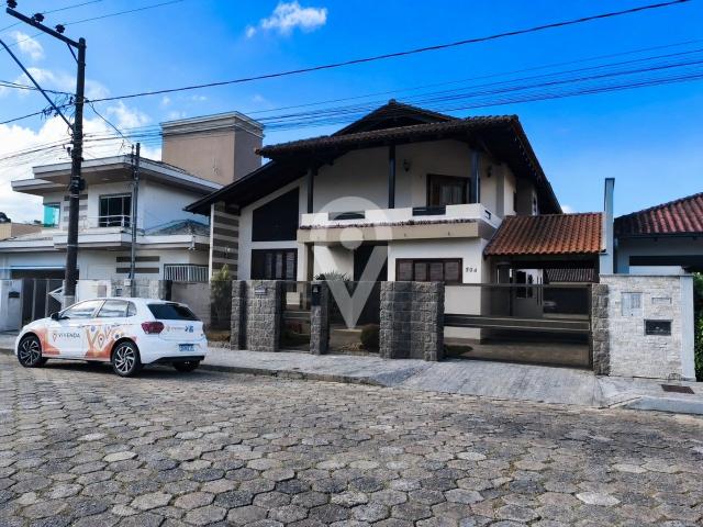 Casa para alugar com 3 quartos no bairro Barra do Rio Cerro em Jaraguá do Sul