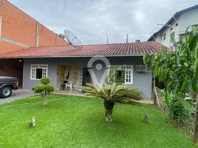 Casa para alugar com 3 quartos no bairro Ilha da Figueira em Jaraguá do Sul