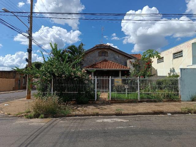 Casa para alugar com 3 quartos no Higienópolis, Catanduva Imobiliária Casa Verde Catanduva