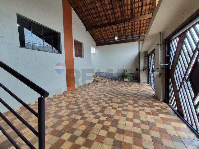 Casa para alugar, com edícula!