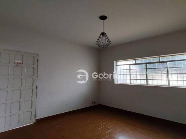 Casa para alugar em Pederneiras/SP Jardim América