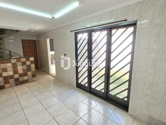 Casa para alugar, 3 quartos, 1 vaga, no bairro Cidade Alta em Piracicaba SP