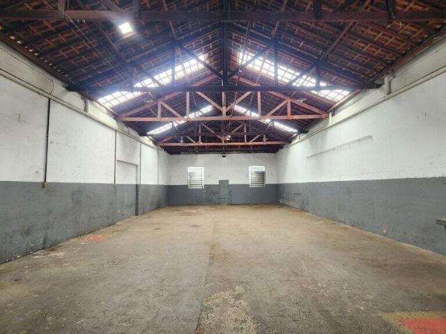 Casa para Aluguel, 240 m² por R$ 4.500
