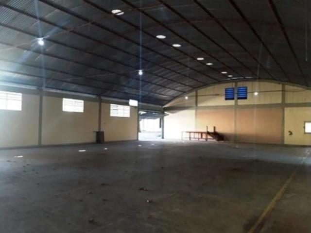 Casa para Aluguel, 3000 m² por R$ 18.000