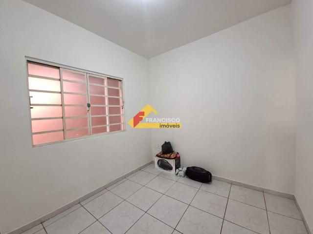 Casa para aluguel, 3 quartos, 1 vaga, Icaraí Divinópolis/MG