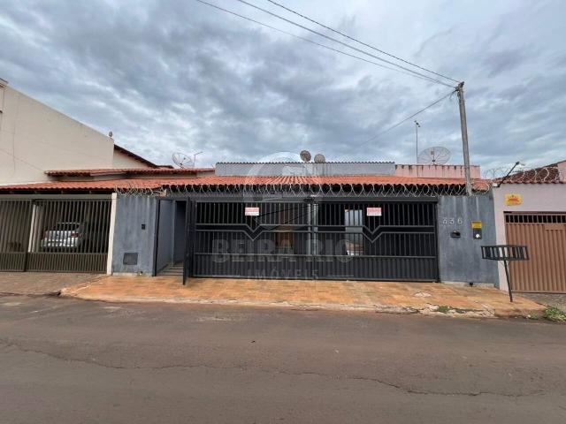 Casa para aluguel, 3 quartos, 2 vagas, Centro Itumbiara/GO | Cód.: 2552
