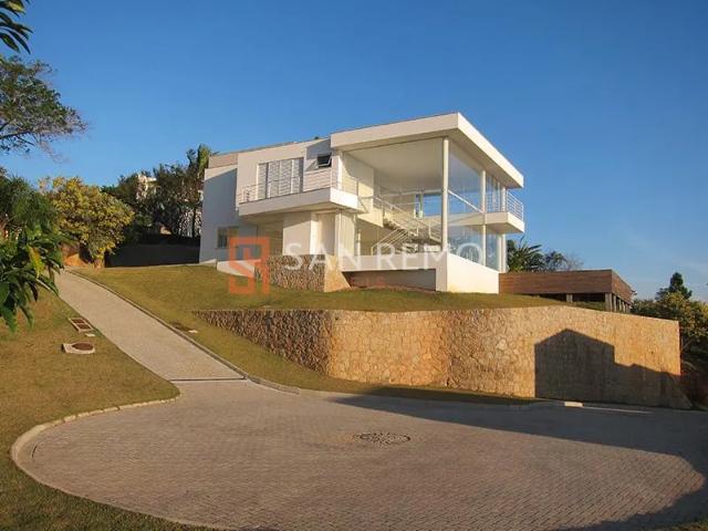 Casa para aluguel com 3 quartos, em Cacupé com 500 m²