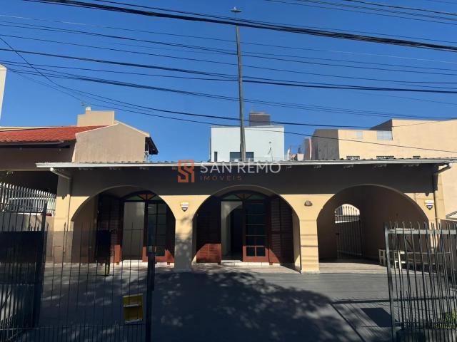 Casa para aluguel com 3 quartos, em Trindade com 200 m²