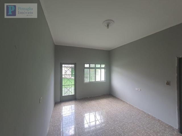 Casa para Aluguel com 3 quartos por R$ 2.000