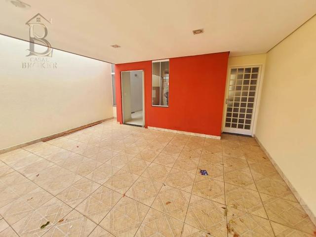 Casa para Aluguel com 3 quartos por R$ 2.500