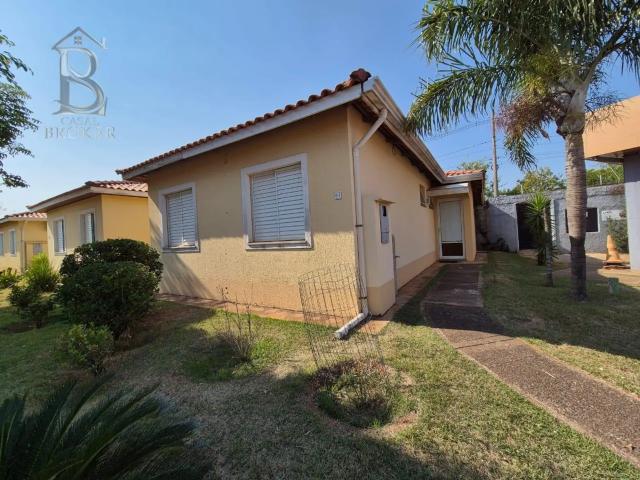 Casa para Aluguel com 3 quartos por R$ 2.500