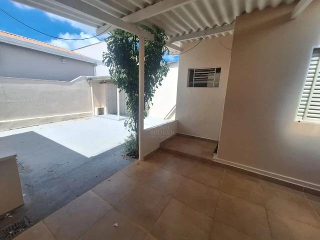 Casa para Aluguel com 3 quartos por R$ 2.800