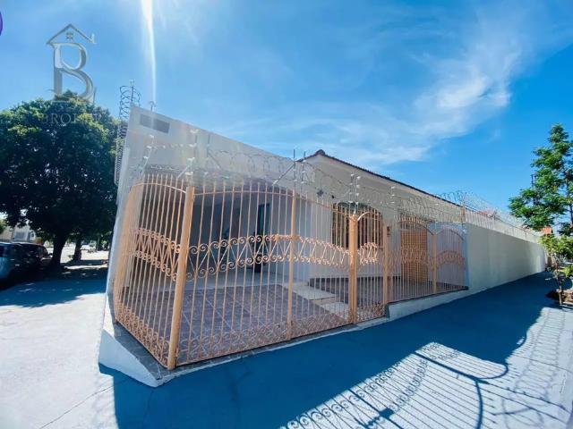 Casa para Aluguel com 3 quartos por R$ 3.000