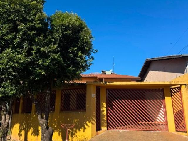 Casa para Aluguel com 3 quartos por R$ 3.600