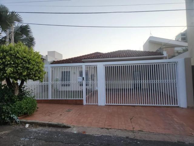 Casa para Aluguel com 3 quartos por R$ 4.400