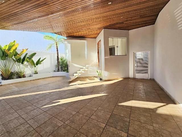 Casa para Aluguel com 3 quartos por R$ 4.500