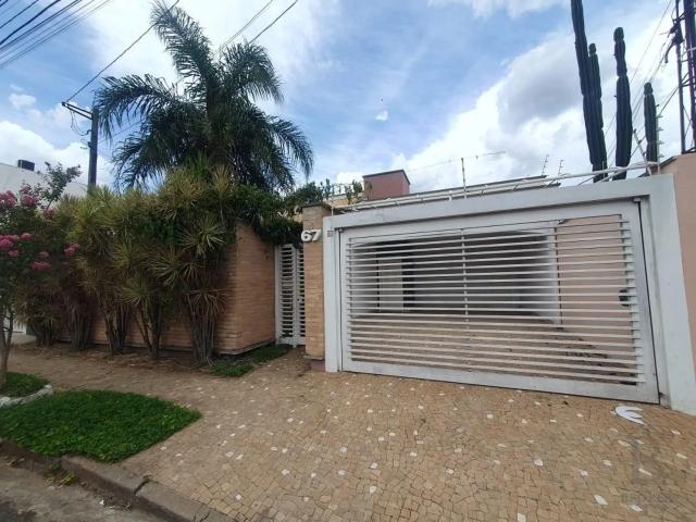 Casa para Aluguel com 3 quartos por R$ 4.500