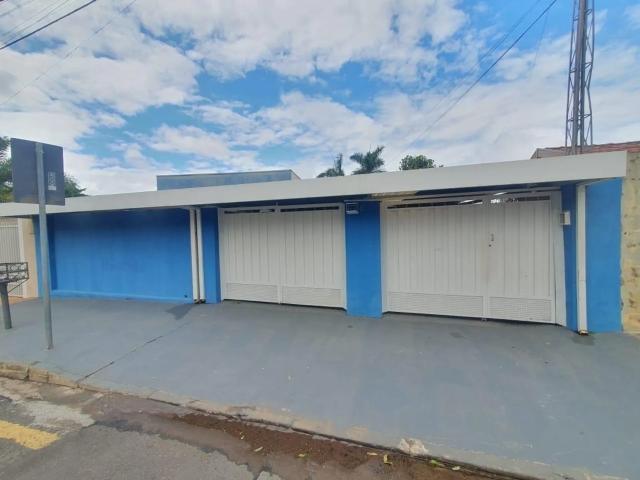 Casa para Aluguel com 3 quartos por R$ 6.000