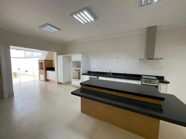 Casa para Aluguel com 3 quartos por R$ 7.500