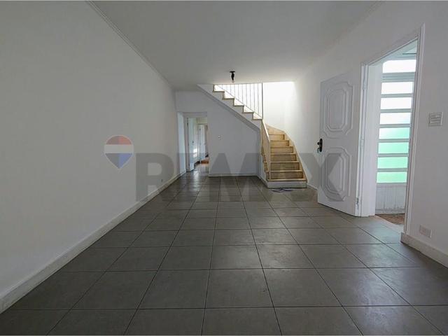 Casa para Aluguel com 3 quartos, 140 m² por R$ 7.500