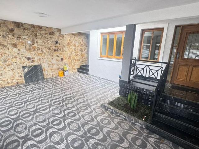 Casa para Aluguel com 3 quartos, 150 m² por R$ 6.800