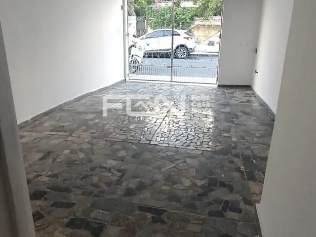 Casa para Aluguel com 3 quartos, 157 m² por R$ 4.000