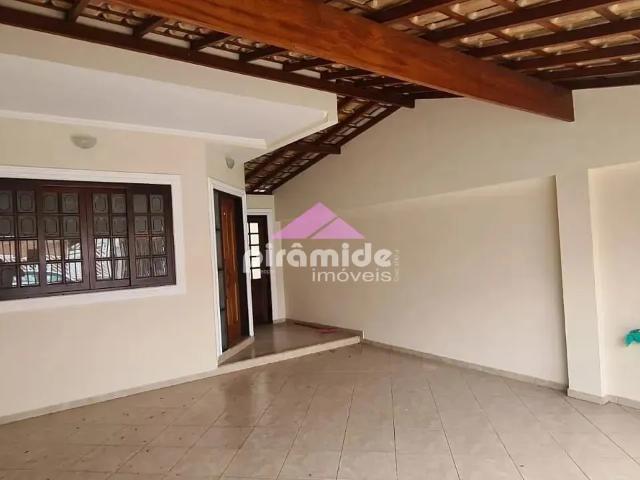 Casa para Aluguel com 3 quartos, 155 m² por R$ 4.400