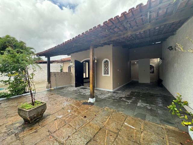 Casa para Aluguel com 3 quartos, 155 m² por R$ 4.800