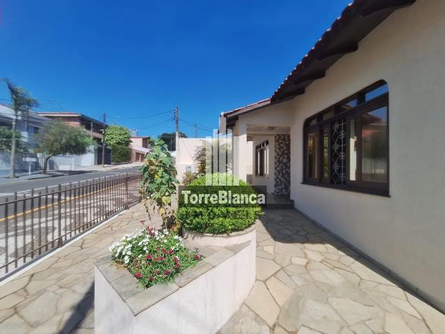 Casa para Aluguel com 3 quartos, 158 m² por R$ 4.500