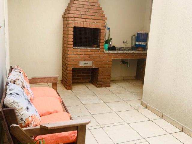 Casa para Aluguel com 3 quartos, 165 m² por R$ 4.700