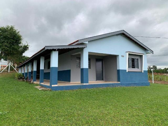 Casa para Aluguel com 3 quartos, 180 m² por R$ 2.000