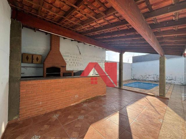 Casa para Aluguel com 3 quartos, 180 m² por R$ 3.000