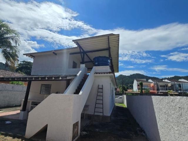Casa para Aluguel com 3 quartos, 180 m² por R$ 3.950
