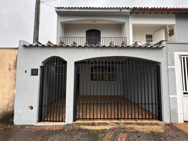 Casa para Aluguel com 3 quartos, 100 m² por R$ 2.300