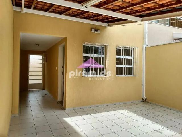 Casa para Aluguel com 3 quartos, 117 m² por R$ 4.500