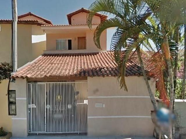 Casa para Aluguel com 3 quartos, 130 m² por R$ 4.200