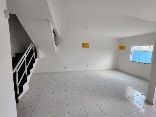 Casa para Aluguel com 3 quartos, 131 m² por R$ 3.800