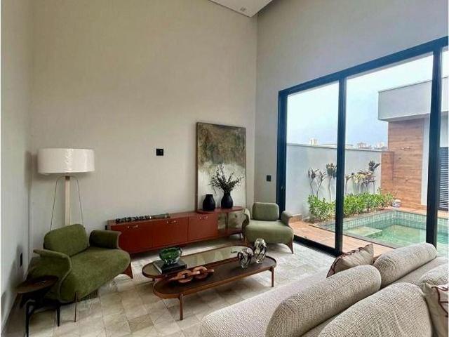 Casa para Aluguel com 3 quartos, 246 m² por R$ 10.000