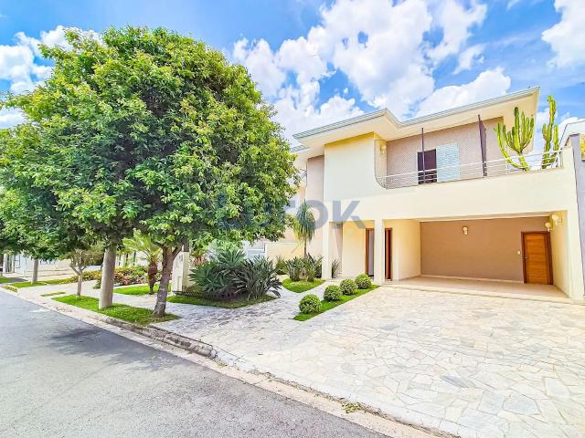 Casa para Aluguel com 3 quartos, 253 m² por R$ 7.000