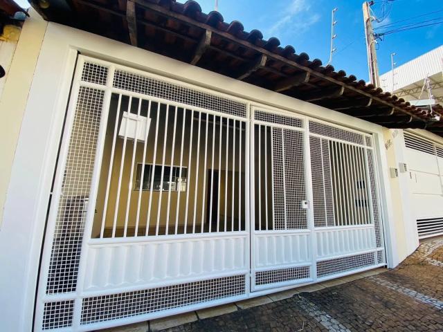 Casa para Aluguel com 3 quartos, 250 m² por R$ 2.800