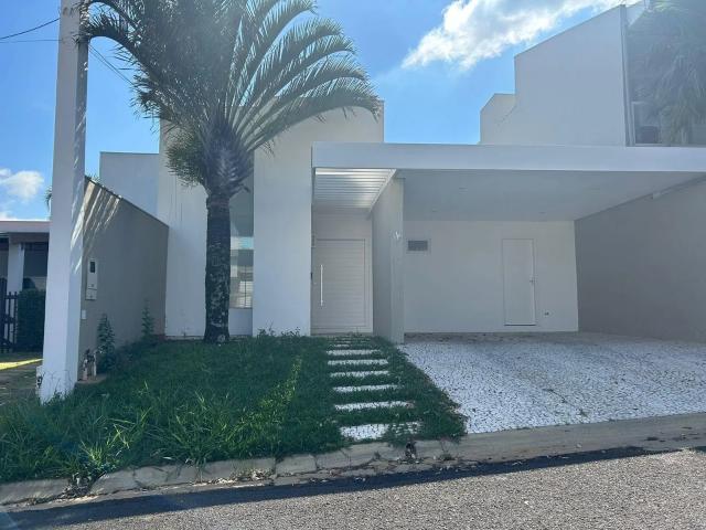 Casa para Aluguel com 3 quartos, 250 m² por R$ 4.800