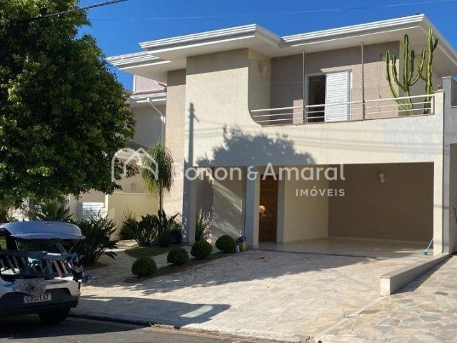 Casa para Aluguel com 3 quartos, 258 m² por R$ 8.000
